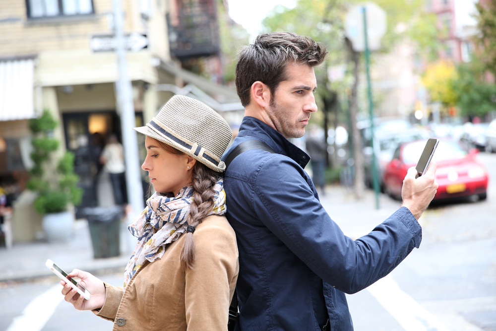 Phrasal Verb Get Along With: Learn How to Use It! - TeacherPrix